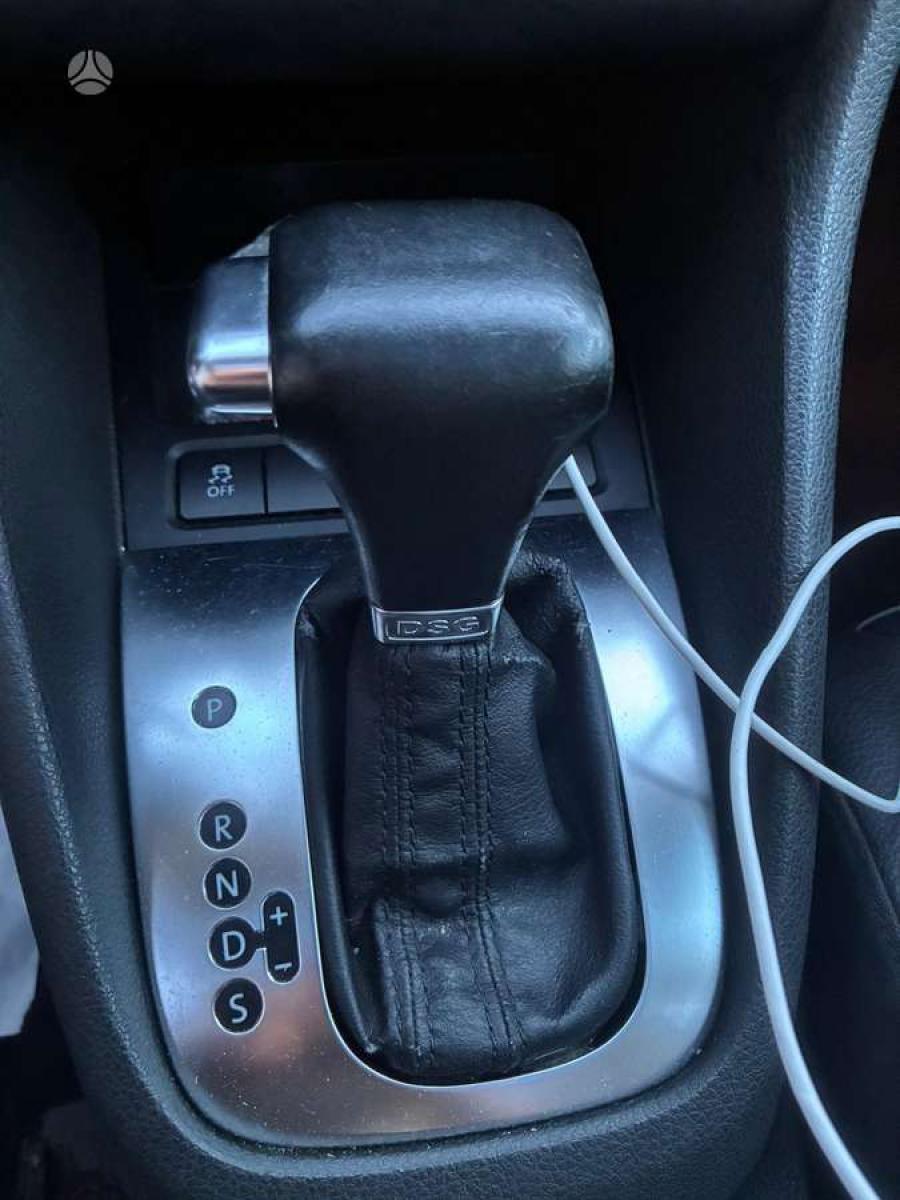 Grey Volkswagen Golf 2010 in Vilnius, with an engine capacity of 1.97 L and mileage of 214 thousand km for 2700 €, photo 18 on AUTOMOTO.COM.LV