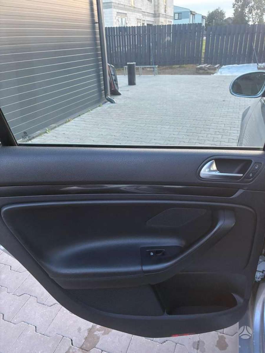 Grey Volkswagen Golf 2010 in Vilnius, with an engine capacity of 1.97 L and mileage of 214 thousand km for 2700 €, photo 22 on AUTOMOTO.COM.LV