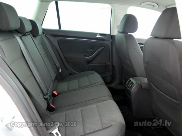 Grey Volkswagen Golf 2010 in Tallinn, with an engine capacity of 1.40 L and mileage of 277 thousand km for 999 €, photo 8 on AUTOMOTO.COM.LV