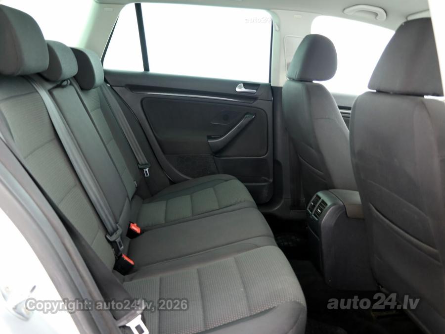 Pelēks Volkswagen Golf 2010 Tallina, ar dzinēja tilpumu 1.40 L un nobraukumu 277 tūkst. km par 999 €, foto 8 vietnē AUTOMOTO.COM.LV