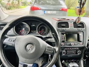 Grey Volkswagen Golf 2010 in Riga, with an engine capacity of 1.60 L and mileage of 291 thousand km for 2200 €, photo 4 on AUTOMOTO.COM.LV