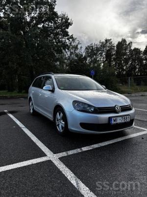 Grey Volkswagen Golf 2010 in Riga, with an engine capacity of 1.60 L and mileage of 373 thousand km for 2000 €, photo 3 on AUTOMOTO.COM.LV