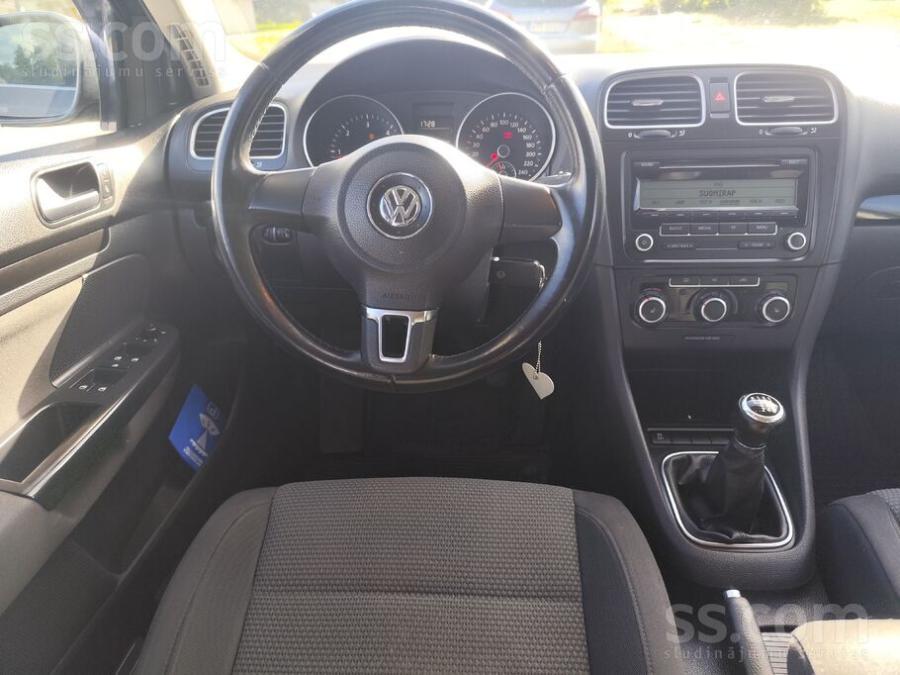 Pelēks Volkswagen Golf 2010 Rīga, ar dzinēja tilpumu 1.60 L un nobraukumu 393 tūkst. km par 3700 €, foto 8 vietnē AUTOMOTO.COM.LV
