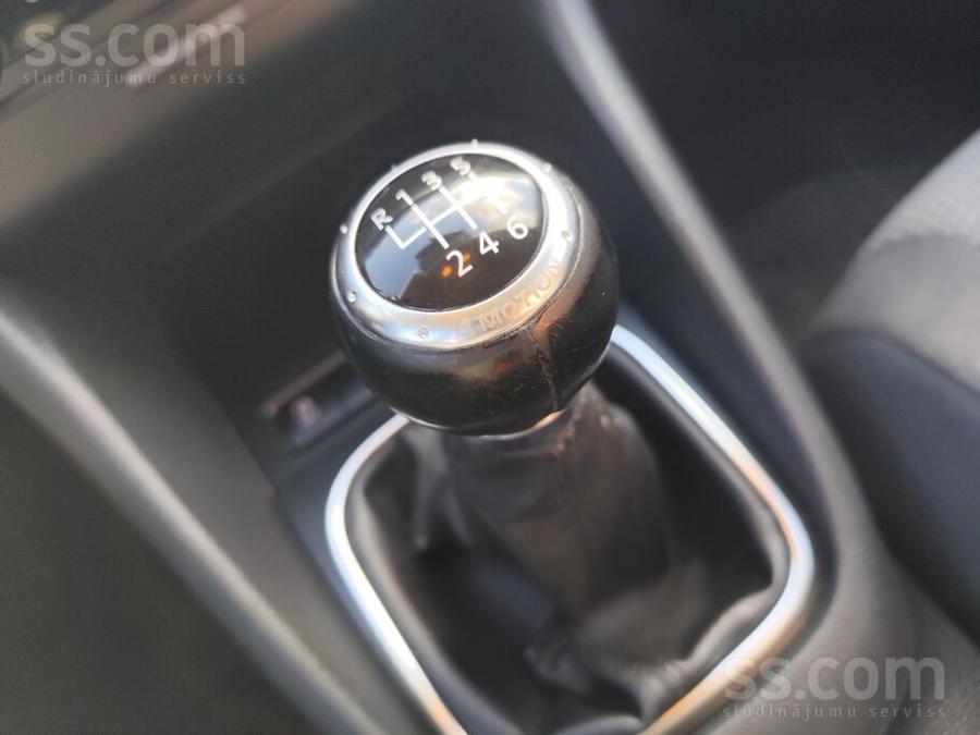 Pelēks Volkswagen Golf 2010 Rīga, ar dzinēja tilpumu 1.60 L un nobraukumu 393 tūkst. km par 3700 €, foto 14 vietnē AUTOMOTO.COM.LV