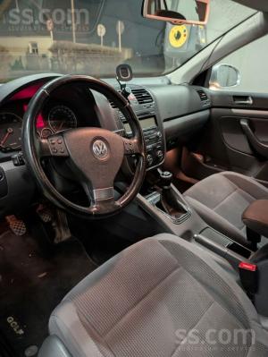 Grey Volkswagen Golf 2010 in Riga, with an engine capacity of 2.00 L and mileage of 310 thousand km for 2150 €, photo 9 on AUTOMOTO.COM.LV