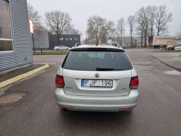 Pelēks Volkswagen Golf 2011 Tauragė, ar dzinēja tilpumu 1.60 L un nobraukumu 290 tūkst. km par 2550 €, foto 5 vietnē AUTOMOTO.COM.LV