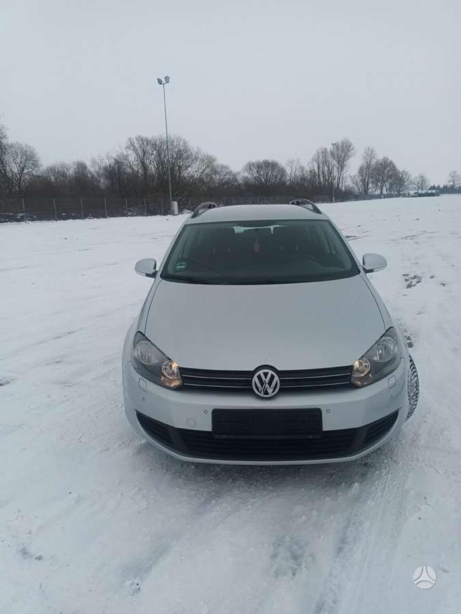 Grey Volkswagen Golf 2011 in Marijampole, with an engine capacity of 1.60 L and mileage of 225 thousand km for 3999 €, photo 2 on AUTOMOTO.COM.LV