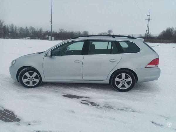 Pelēks Volkswagen Golf 2011 Marijampole, ar dzinēja tilpumu 1.60 L un nobraukumu 225 tūkst. km par 3999 €, foto 4 vietnē AUTOMOTO.COM.LV