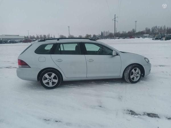 Pelēks Volkswagen Golf 2011 Marijampole, ar dzinēja tilpumu 1.60 L un nobraukumu 225 tūkst. km par 3999 €, foto 7 vietnē AUTOMOTO.COM.LV
