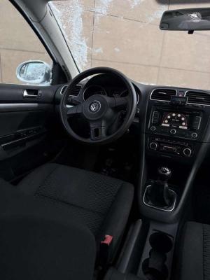 Grey Volkswagen Golf 2011 in Klaipeda, with an engine capacity of 1.60 L and mileage of 292 thousand km for 2880 €, photo 13 on AUTOMOTO.COM.LV