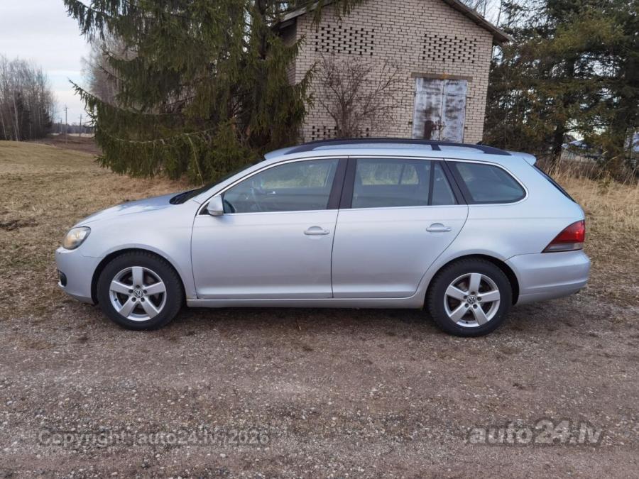Grey Volkswagen Golf 2011 in Voru, with an engine capacity of 1.60 L and mileage of 366 thousand km for 1999 €, photo 3 on AUTOMOTO.COM.LV