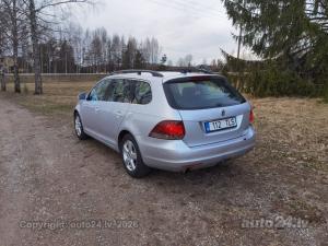 Grey Volkswagen Golf 2011 in Voru, with an engine capacity of 1.60 L and mileage of 366 thousand km for 1999 €, photo 4 on AUTOMOTO.COM.LV