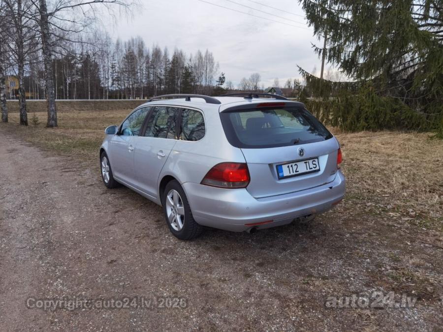 Grey Volkswagen Golf 2011 in Voru, with an engine capacity of 1.60 L and mileage of 366 thousand km for 1999 €, photo 4 on AUTOMOTO.COM.LV