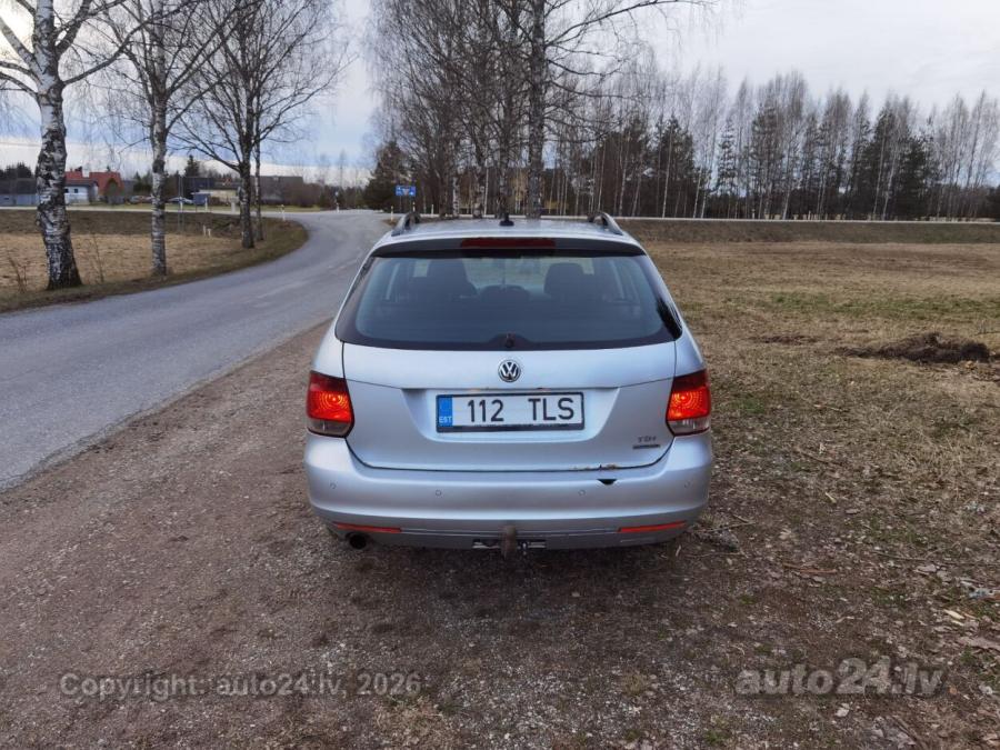 Grey Volkswagen Golf 2011 in Voru, with an engine capacity of 1.60 L and mileage of 366 thousand km for 1999 €, photo 5 on AUTOMOTO.COM.LV