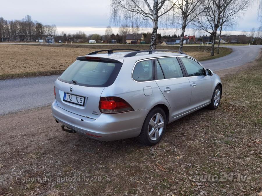 Grey Volkswagen Golf 2011 in Voru, with an engine capacity of 1.60 L and mileage of 366 thousand km for 1999 €, photo 6 on AUTOMOTO.COM.LV