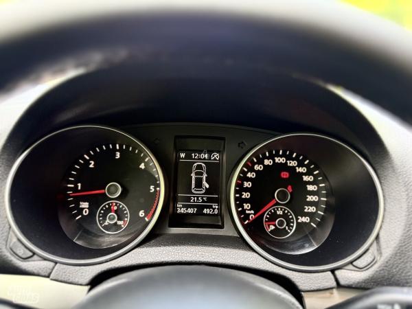 Grey Volkswagen Golf 2011 in Vilnius, with an engine capacity of 1.60 L and mileage of 329 thousand km for 2200 €, photo 8 on AUTOMOTO.COM.LV