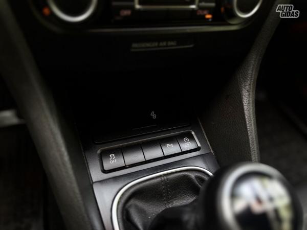 Pelēks Volkswagen Golf 2011 Viļņa, ar dzinēja tilpumu 1.60 L un nobraukumu 329 tūkst. km par 2200 €, foto 9 vietnē AUTOMOTO.COM.LV