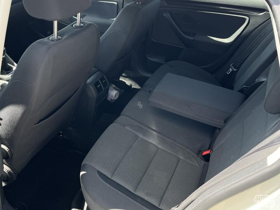 Grey Volkswagen Golf 2011 in Marijampole, with an engine capacity of 1.40 L and mileage of 225 thousand km for 2950 €, photo 12 on AUTOMOTO.COM.LV