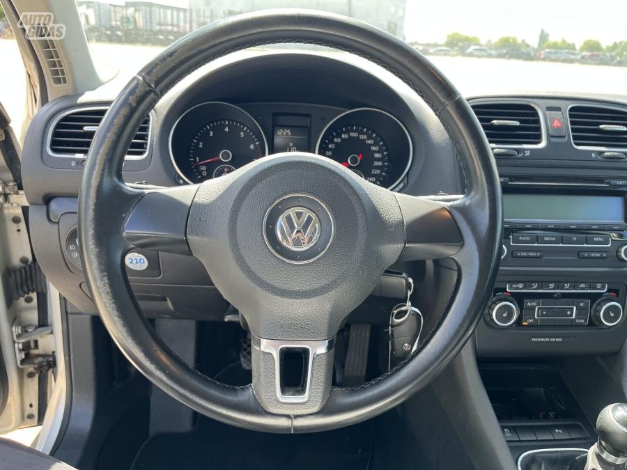 Grey Volkswagen Golf 2011 in Marijampole, with an engine capacity of 1.40 L and mileage of 225 thousand km for 2950 €, photo 14 on AUTOMOTO.COM.LV