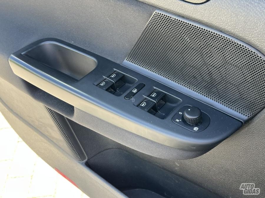 Grey Volkswagen Golf 2011 in Marijampole, with an engine capacity of 1.40 L and mileage of 225 thousand km for 2950 €, photo 19 on AUTOMOTO.COM.LV