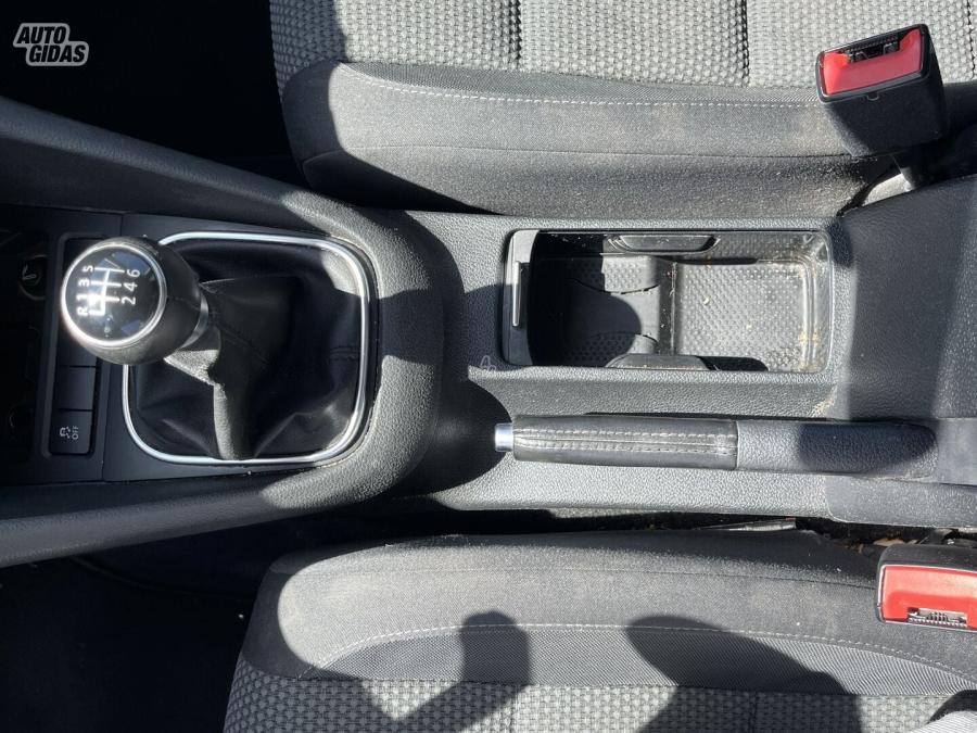 Grey Volkswagen Golf 2011 in Marijampole, with an engine capacity of 1.40 L and mileage of 225 thousand km for 2950 €, photo 20 on AUTOMOTO.COM.LV