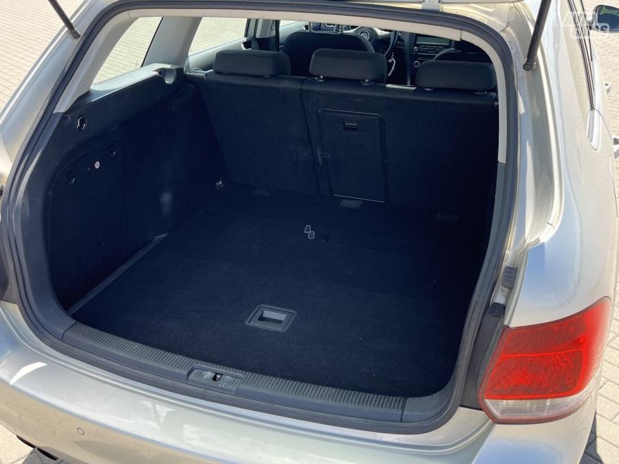 Grey Volkswagen Golf 2011 in Marijampole, with an engine capacity of 1.40 L and mileage of 225 thousand km for 2950 €, photo 22 on AUTOMOTO.COM.LV