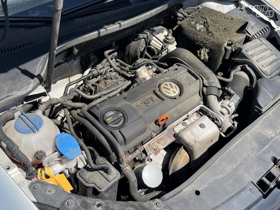 Grey Volkswagen Golf 2011 in Marijampole, with an engine capacity of 1.40 L and mileage of 225 thousand km for 2950 €, photo 24 on AUTOMOTO.COM.LV