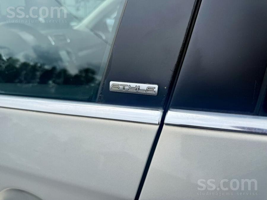 Grey Volkswagen Golf 2011 in Riga, with an engine capacity of 1.60 L and mileage of 0 thousand km for 4550 €, photo 5 on AUTOMOTO.COM.LV