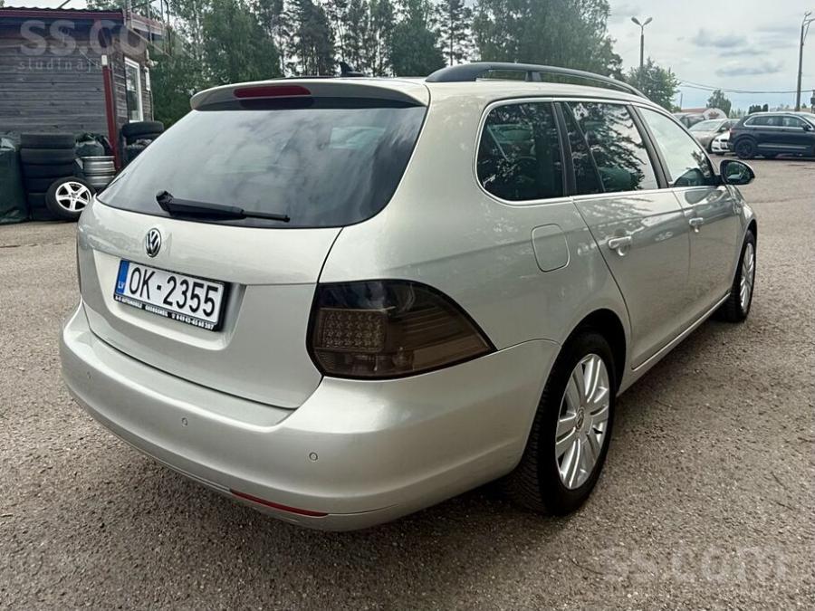 Grey Volkswagen Golf 2011 in Riga, with an engine capacity of 1.60 L and mileage of 0 thousand km for 4550 €, photo 10 on AUTOMOTO.COM.LV