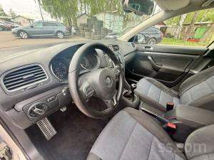 Grey Volkswagen Golf 2011 in Riga, with an engine capacity of 1.60 L and mileage of 0 thousand km for 4550 €, photo 12 on AUTOMOTO.COM.LV