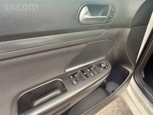 Grey Volkswagen Golf 2011 in Riga, with an engine capacity of 1.60 L and mileage of 0 thousand km for 4550 €, photo 14 on AUTOMOTO.COM.LV