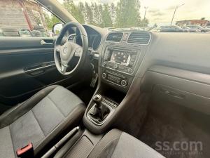 Grey Volkswagen Golf 2011 in Riga, with an engine capacity of 1.60 L and mileage of 0 thousand km for 4550 €, photo 18 on AUTOMOTO.COM.LV