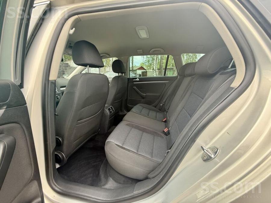 Grey Volkswagen Golf 2011 in Riga, with an engine capacity of 1.60 L and mileage of 0 thousand km for 4550 €, photo 19 on AUTOMOTO.COM.LV