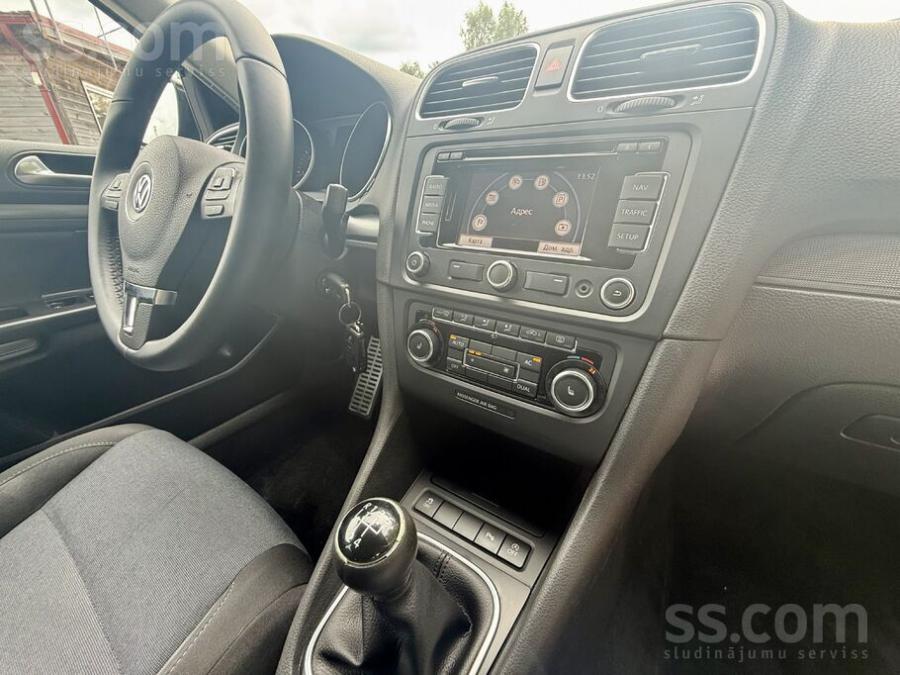 Grey Volkswagen Golf 2011 in Riga, with an engine capacity of 1.60 L and mileage of 0 thousand km for 4550 €, photo 21 on AUTOMOTO.COM.LV