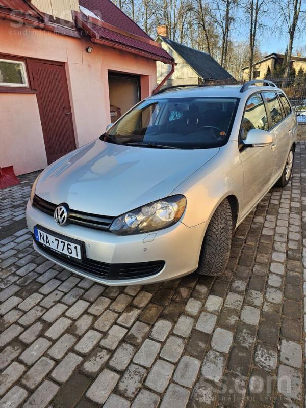 Pelēks Volkswagen Golf 2011 Ogre, ar dzinēja tilpumu 1.40 L un nobraukumu 27 tūkst. km par 3350 €, foto 1 vietnē AUTOMOTO.COM.LV