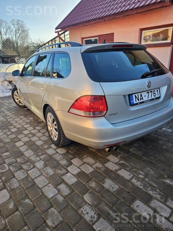 Pelēks Volkswagen Golf 2011 Ogre, ar dzinēja tilpumu 1.40 L un nobraukumu 27 tūkst. km par 3350 €, foto 3 vietnē AUTOMOTO.COM.LV