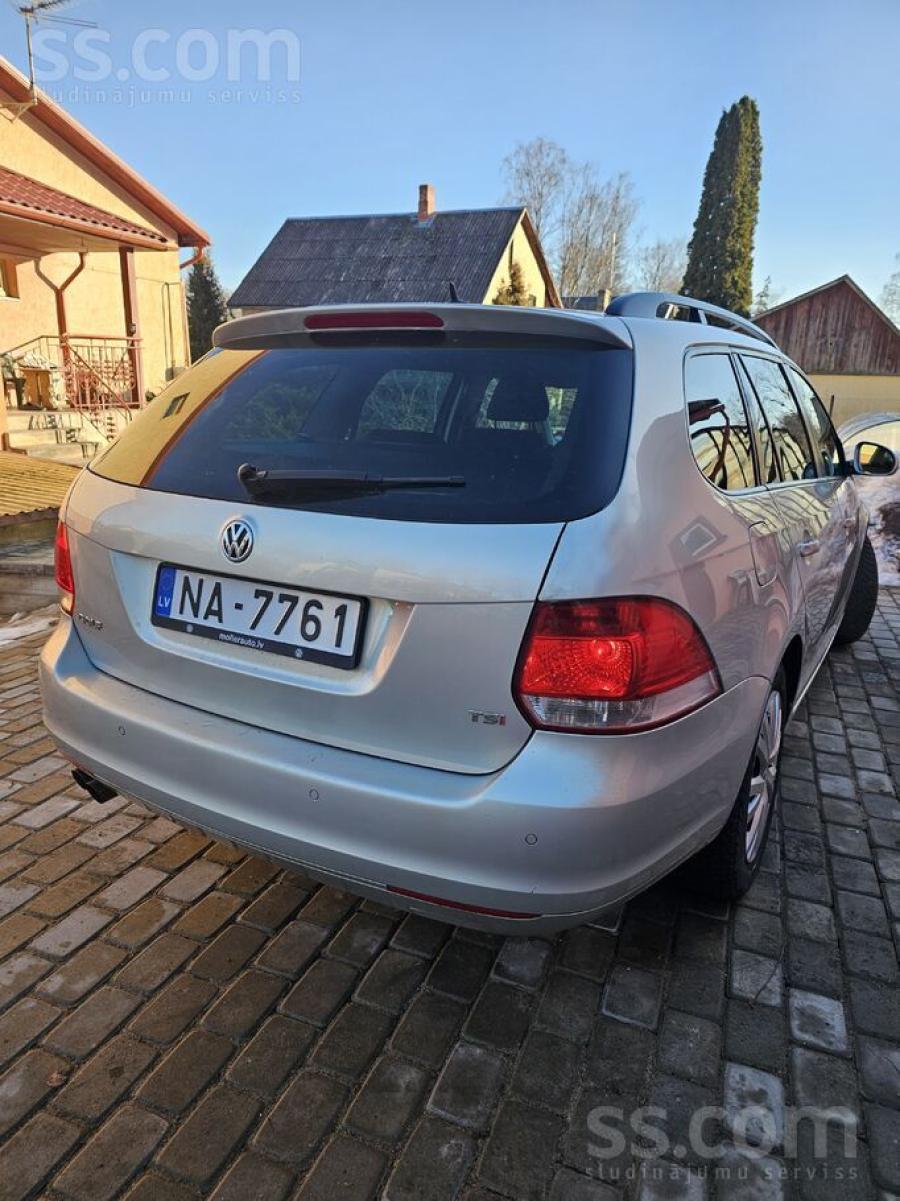 Grey Volkswagen Golf 2011 in Ogre, with an engine capacity of 1.40 L and mileage of 27 thousand km for 3350 €, photo 5 on AUTOMOTO.COM.LV