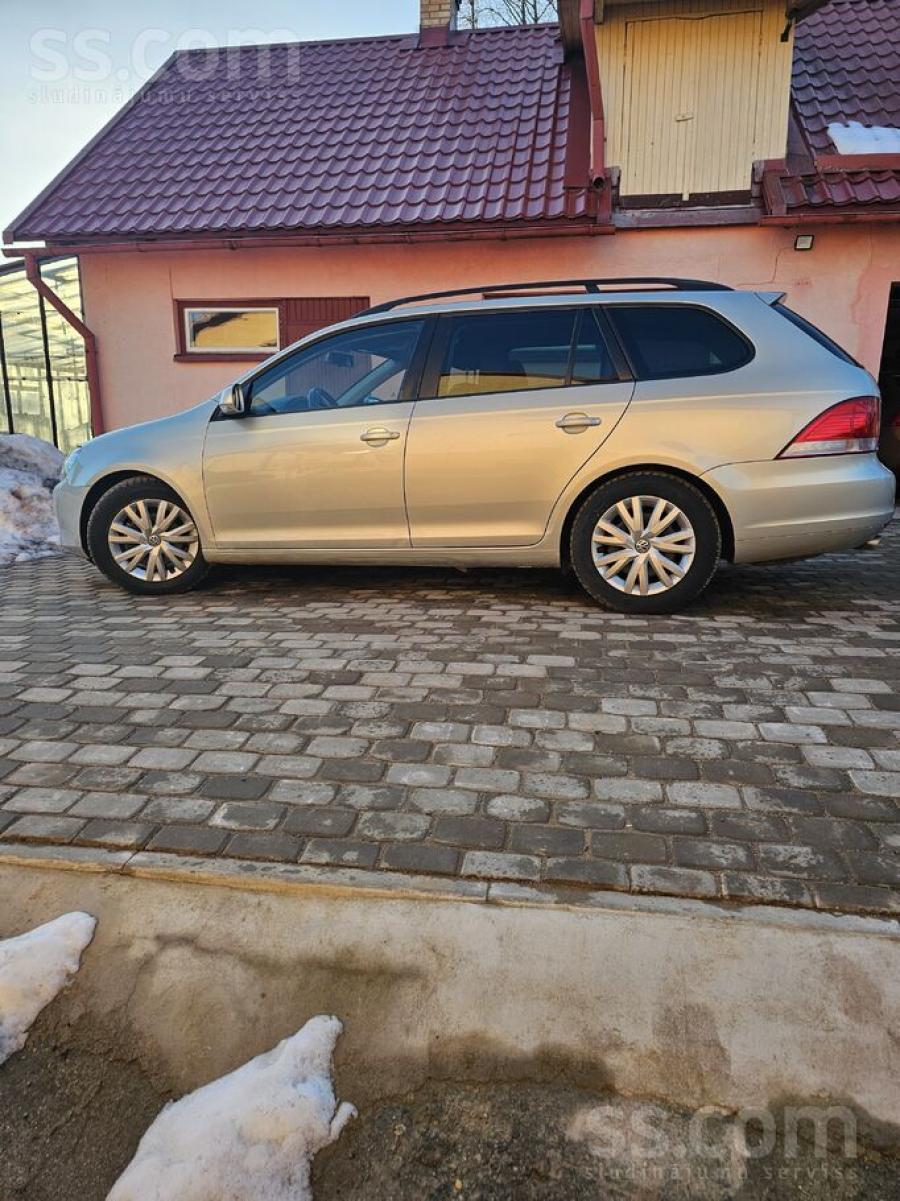 Grey Volkswagen Golf 2011 in Ogre, with an engine capacity of 1.40 L and mileage of 27 thousand km for 3350 €, photo 6 on AUTOMOTO.COM.LV