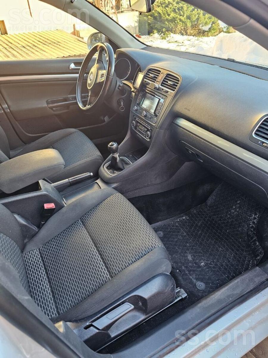 Grey Volkswagen Golf 2011 in Ogre, with an engine capacity of 1.40 L and mileage of 27 thousand km for 3350 €, photo 14 on AUTOMOTO.COM.LV