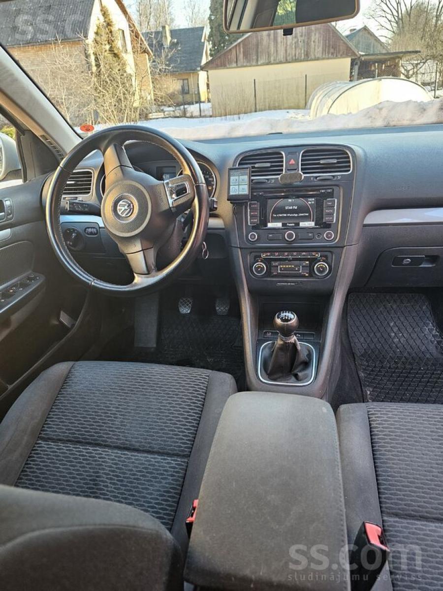 Grey Volkswagen Golf 2011 in Ogre, with an engine capacity of 1.40 L and mileage of 27 thousand km for 3350 €, photo 15 on AUTOMOTO.COM.LV
