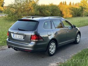 Grey Volkswagen Golf 2011 in Riga, with an engine capacity of 1.60 L and mileage of 364 thousand km for 3200 €, photo 8 on AUTOMOTO.COM.LV