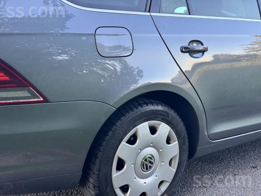 Grey Volkswagen Golf 2011 in Riga, with an engine capacity of 1.60 L and mileage of 364 thousand km for 3200 €, photo 9 on AUTOMOTO.COM.LV