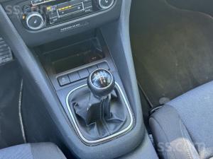 Grey Volkswagen Golf 2011 in Riga, with an engine capacity of 1.60 L and mileage of 364 thousand km for 3200 €, photo 18 on AUTOMOTO.COM.LV
