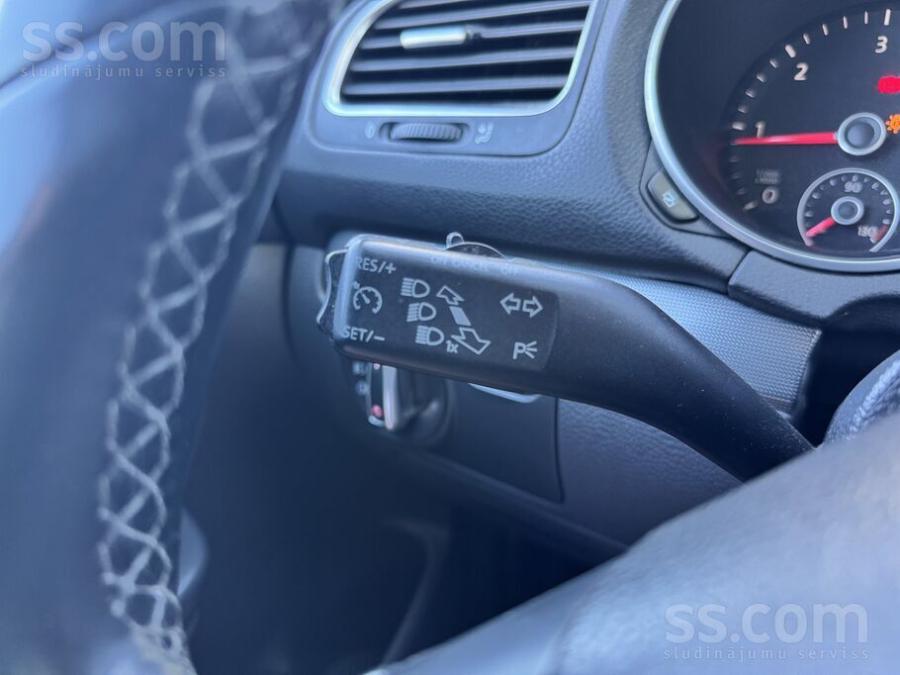 Grey Volkswagen Golf 2011 in Riga, with an engine capacity of 1.60 L and mileage of 364 thousand km for 3200 €, photo 21 on AUTOMOTO.COM.LV