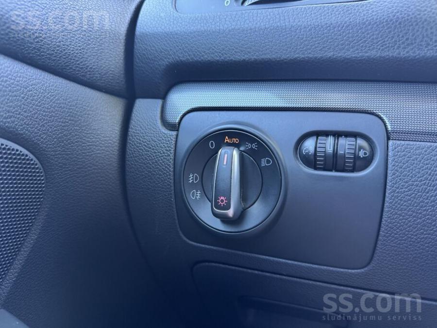 Grey Volkswagen Golf 2011 in Riga, with an engine capacity of 1.60 L and mileage of 364 thousand km for 3200 €, photo 22 on AUTOMOTO.COM.LV