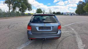 Grey Volkswagen Golf 2011 in Marijampole, with an engine capacity of 1.60 L and mileage of 239 thousand km for 3799 €, photo 6 on AUTOMOTO.COM.LV