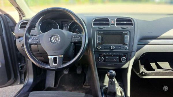 Grey Volkswagen Golf 2011 in Marijampole, with an engine capacity of 1.60 L and mileage of 239 thousand km for 3799 €, photo 7 on AUTOMOTO.COM.LV