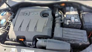Grey Volkswagen Golf 2011 in Marijampole, with an engine capacity of 1.60 L and mileage of 239 thousand km for 3799 €, photo 9 on AUTOMOTO.COM.LV