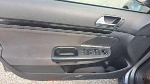 Grey Volkswagen Golf 2011 in Marijampole, with an engine capacity of 1.60 L and mileage of 239 thousand km for 3799 €, photo 11 on AUTOMOTO.COM.LV