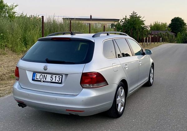 Pelēks Volkswagen Golf 2011 Viļņa, ar dzinēja tilpumu 2.00 L un nobraukumu 349 tūkst. km par 2500 €, foto 2 vietnē AUTOMOTO.COM.LV